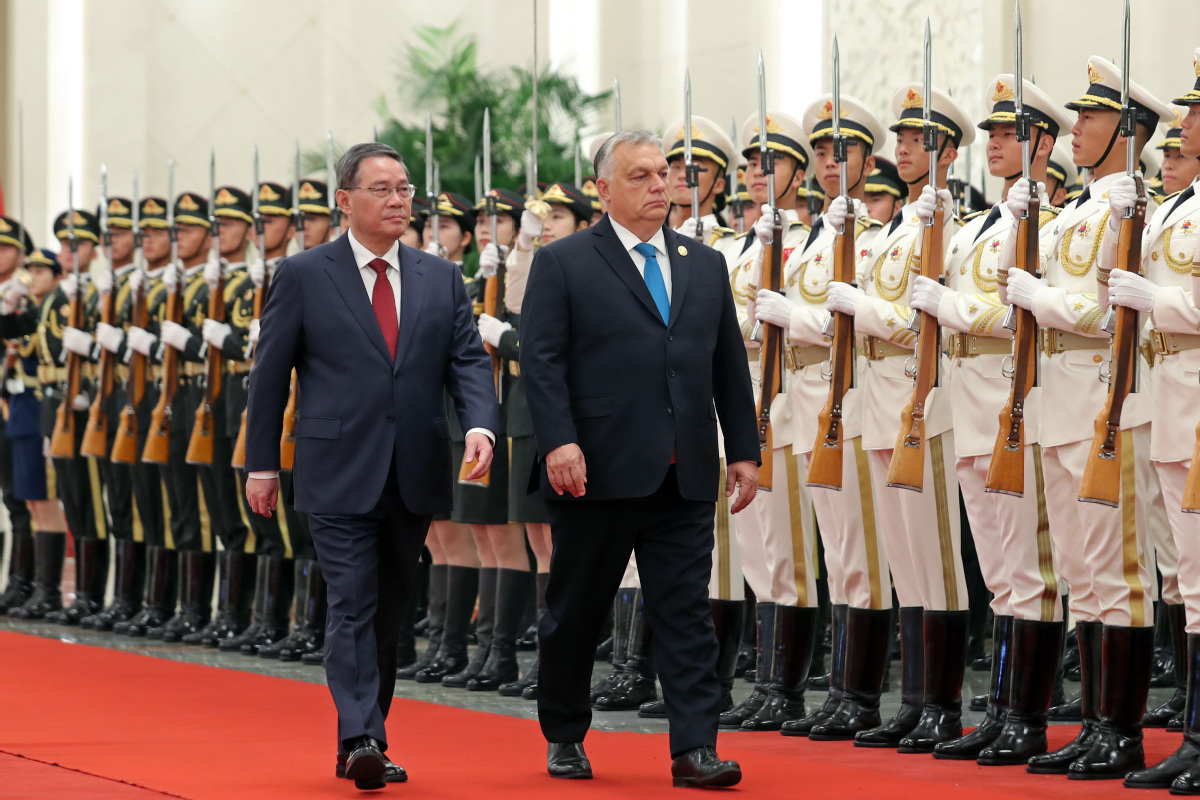 Li: Beijing set to strengthen relationships